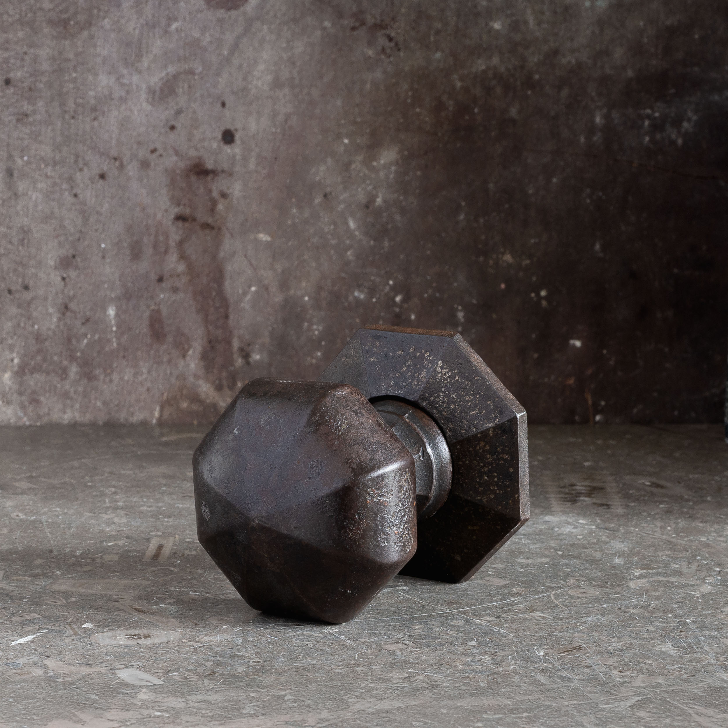 Kenrick & Sons cast iron door centre pull - LASSCO - England's prime ...