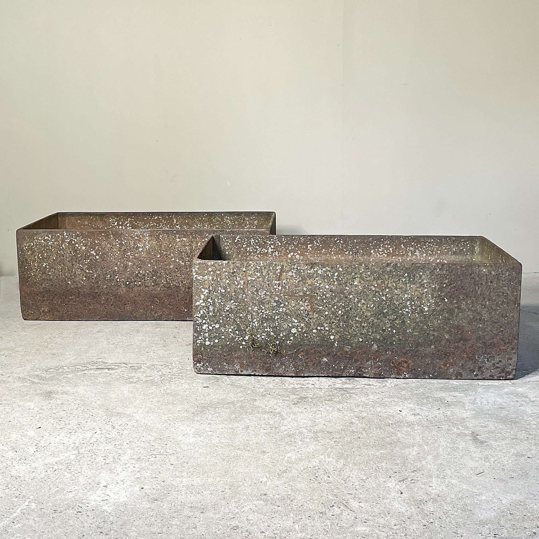 A pair of cast-iron quenching troughs - LASSCO - England's prime ...